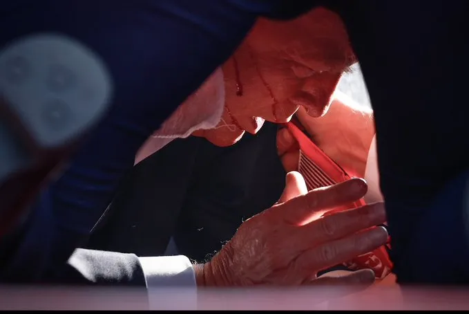 Video z postrzelenia D.Trumpa. Dwie osoby martwe. Dwie ciężko ranne ...