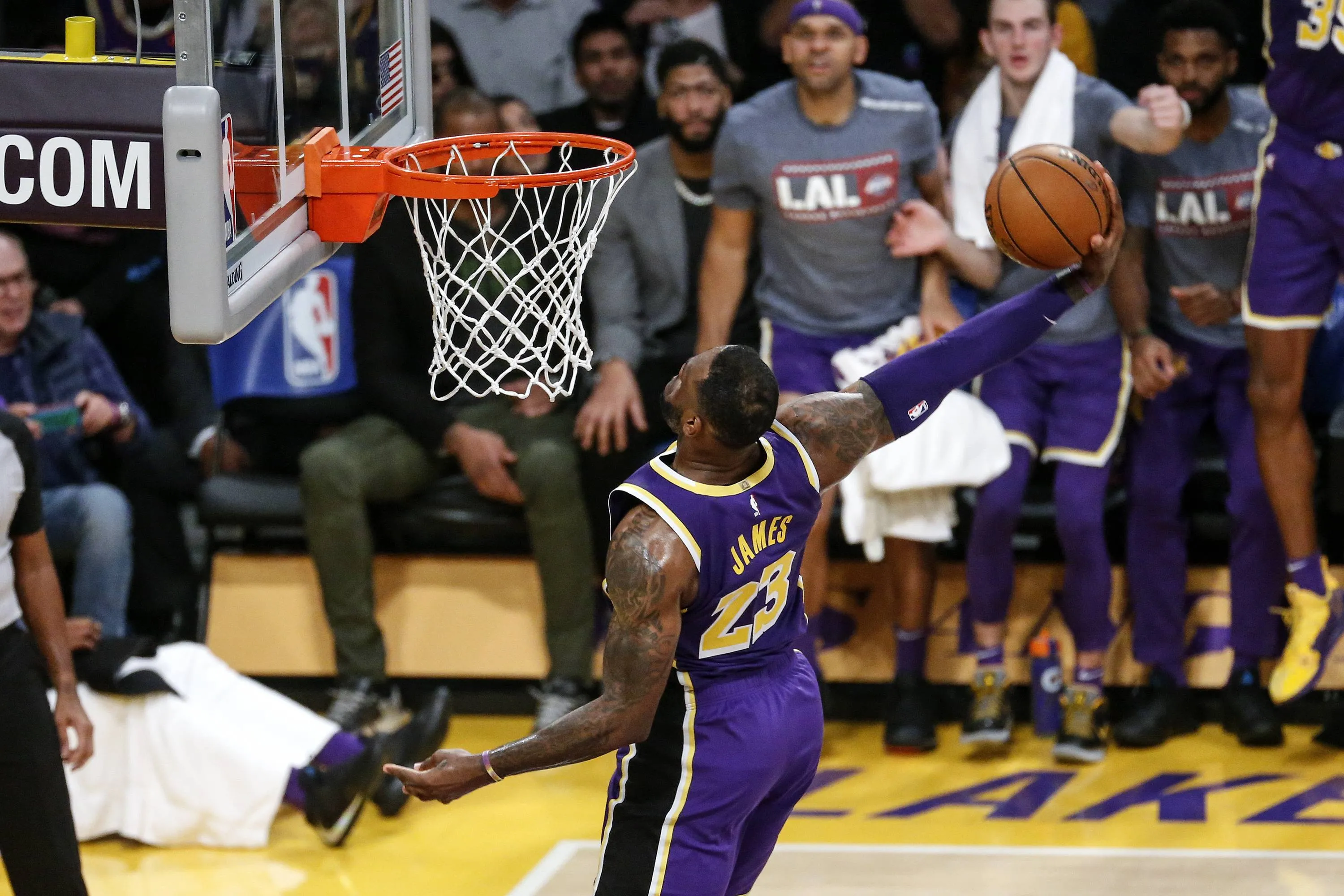 Liga NBA. LeBron James trzecim strzelcem w historii - Dziennik.pl