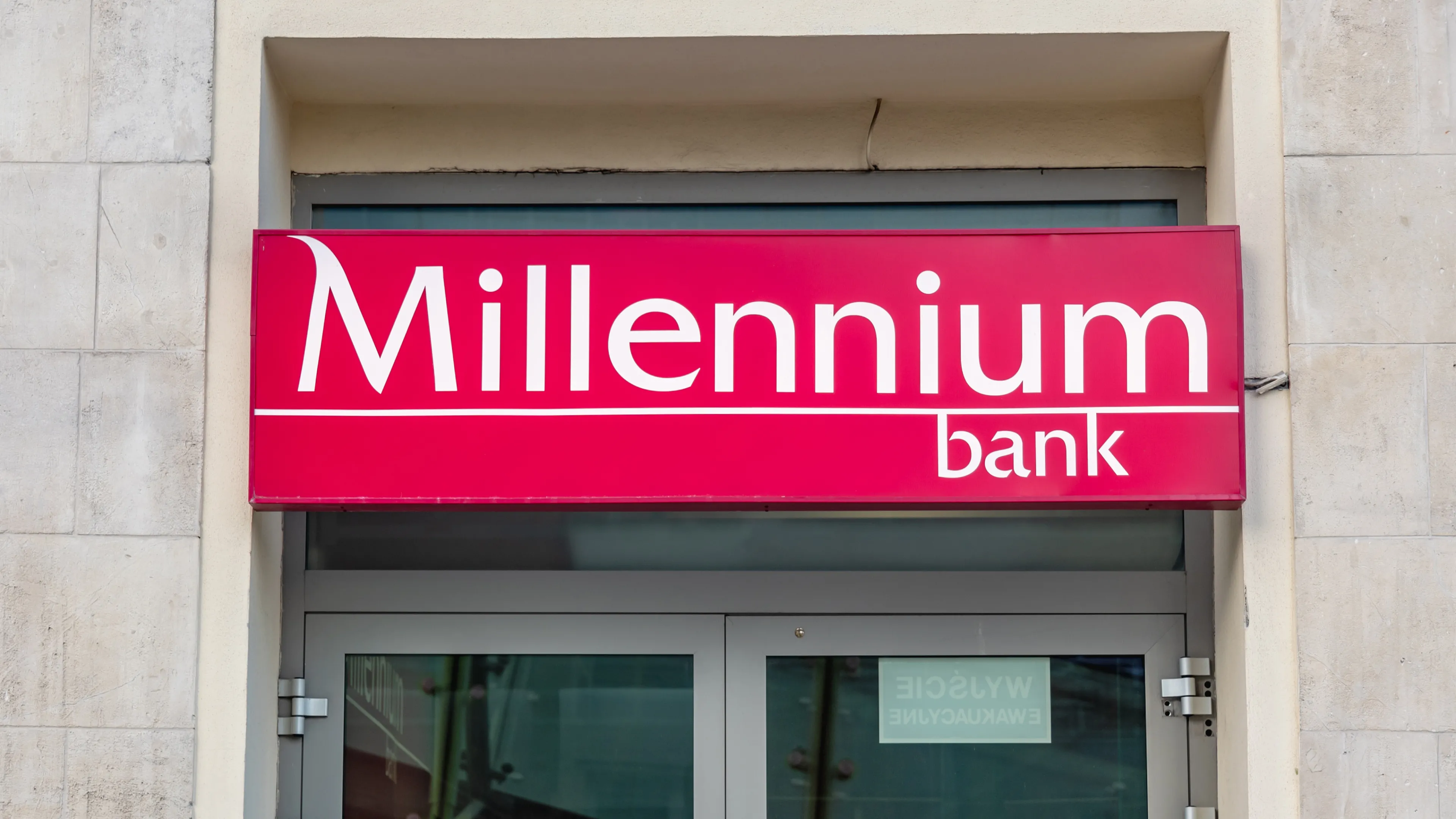 Bank Millennium zawarł 924 ugody z klientami CHF w II kw. 2023 r ...